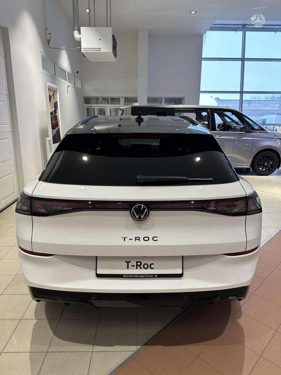 Balts Volkswagen T-Roc 2026 Panevēža, ar dzinēja tilpumu 1.50 L un nobraukumu 10 tūkst. km par 40600 €, foto 4 vietnē AUTOMOTO.COM.LV