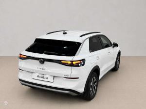 White Volkswagen T-Roc 2026 in Kaunas, with an engine capacity of 1.50 L and mileage of 5 thousand km for 29900 €, photo 5 on AUTOMOTO.COM.LV