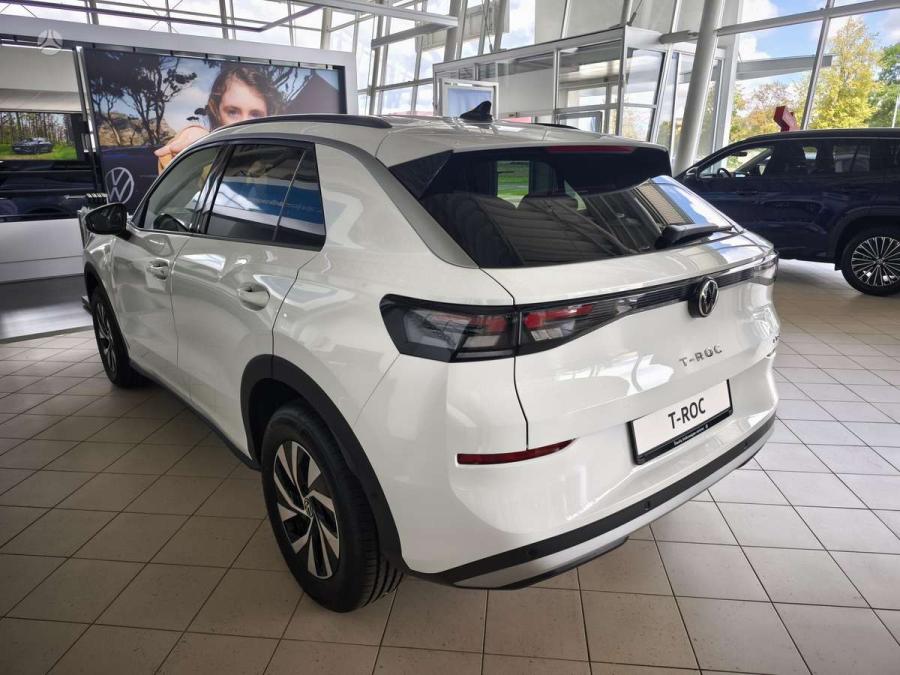 White Volkswagen T-Roc 2026 in Siauliai, with an engine capacity of 1.50 L and mileage of 0 thousand km for 28293 €, photo 4 on AUTOMOTO.COM.LV