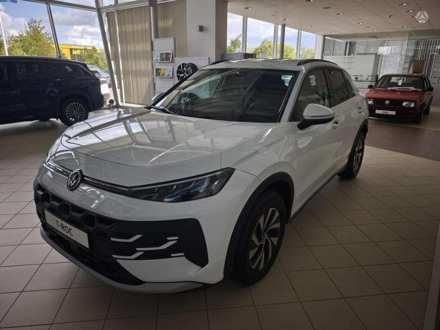White Volkswagen T-Roc 2026 in Siauliai, with an engine capacity of 1.50 L and mileage of 0 thousand km for 28293 €, photo 5 on AUTOMOTO.COM.LV