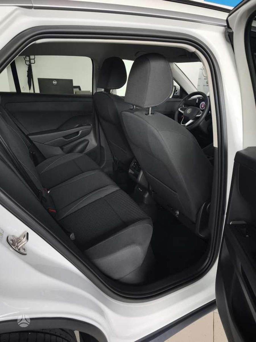 White Volkswagen T-Roc 2026 in Siauliai, with an engine capacity of 1.50 L and mileage of 0 thousand km for 28293 €, photo 9 on AUTOMOTO.COM.LV