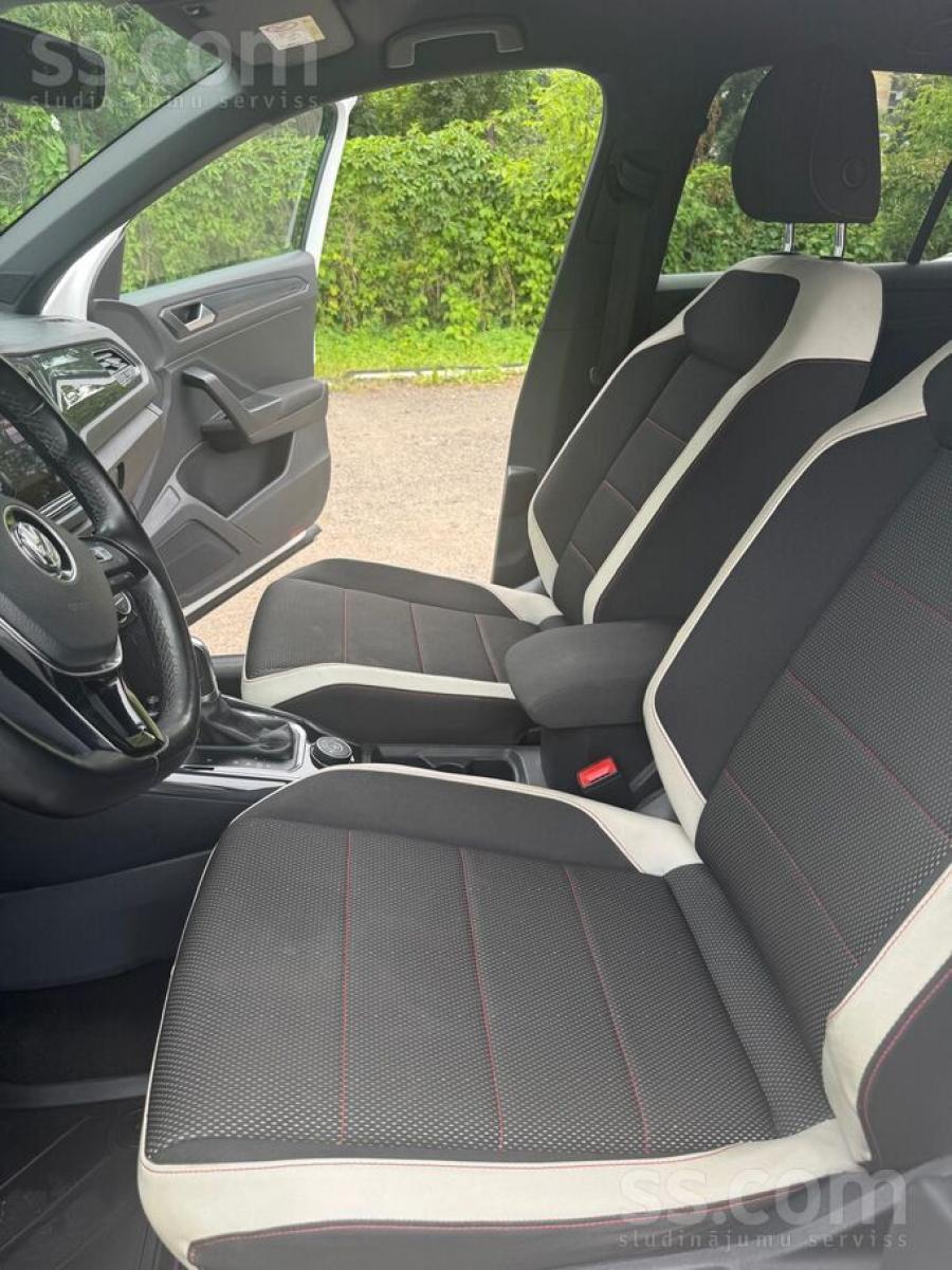 White Volkswagen T-Roc 2018 in Riga, with an engine capacity of 2.00 L and mileage of 85 thousand km for 16500 €, photo 9 on AUTOMOTO.COM.LV