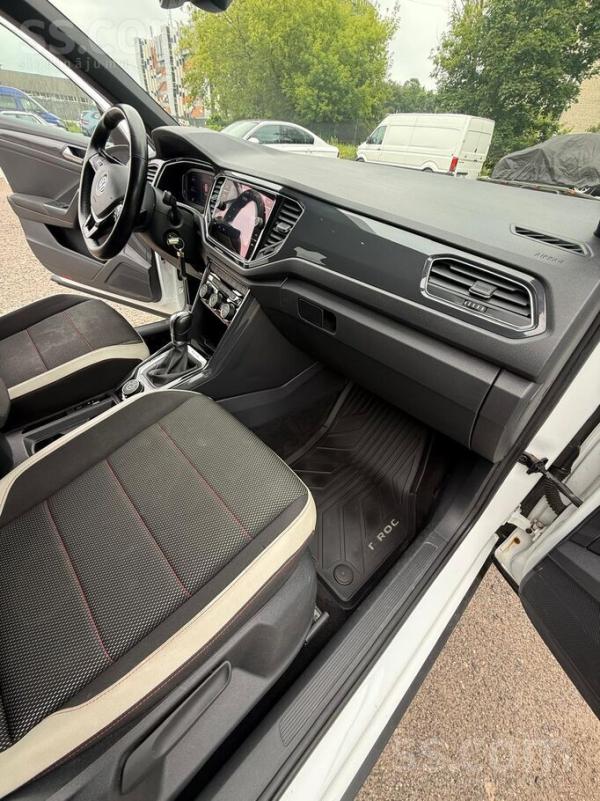 Balts Volkswagen T-Roc 2018 Rīga, ar dzinēja tilpumu 2.00 L un nobraukumu 85 tūkst. km par 16500 €, foto 9 vietnē AUTOMOTO.COM.LV