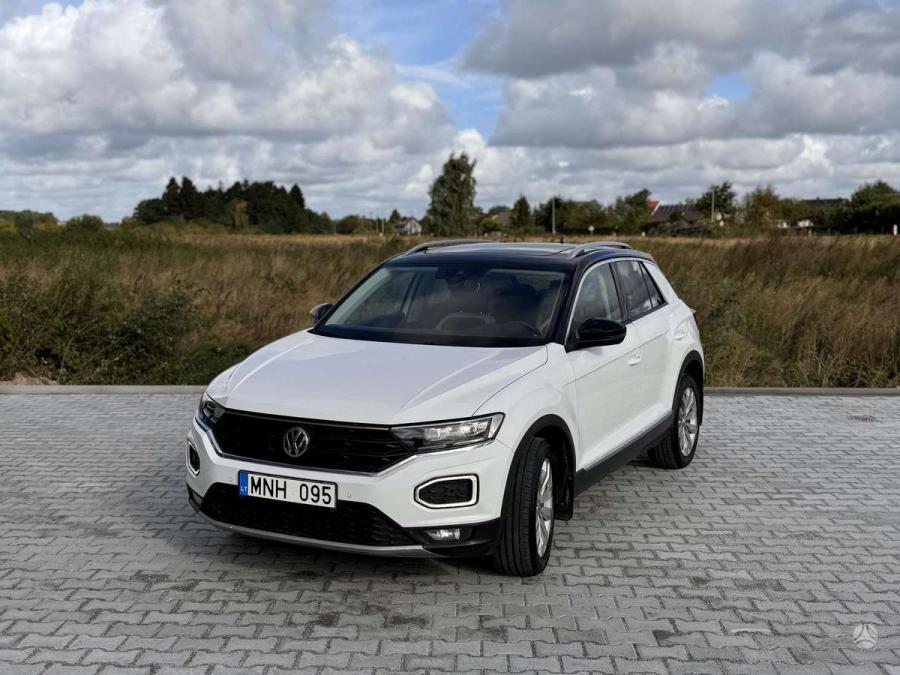 Balts Volkswagen T-Roc 2018 Klaipėda, ar dzinēja tilpumu 1.50 L un nobraukumu 219 tūkst. km par 12000 €, foto 1 vietnē AUTOMOTO.COM.LV