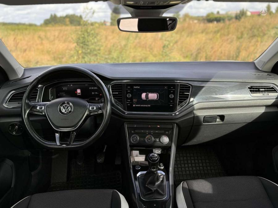 Balts Volkswagen T-Roc 2018 Klaipėda, ar dzinēja tilpumu 1.50 L un nobraukumu 219 tūkst. km par 12000 €, foto 13 vietnē AUTOMOTO.COM.LV