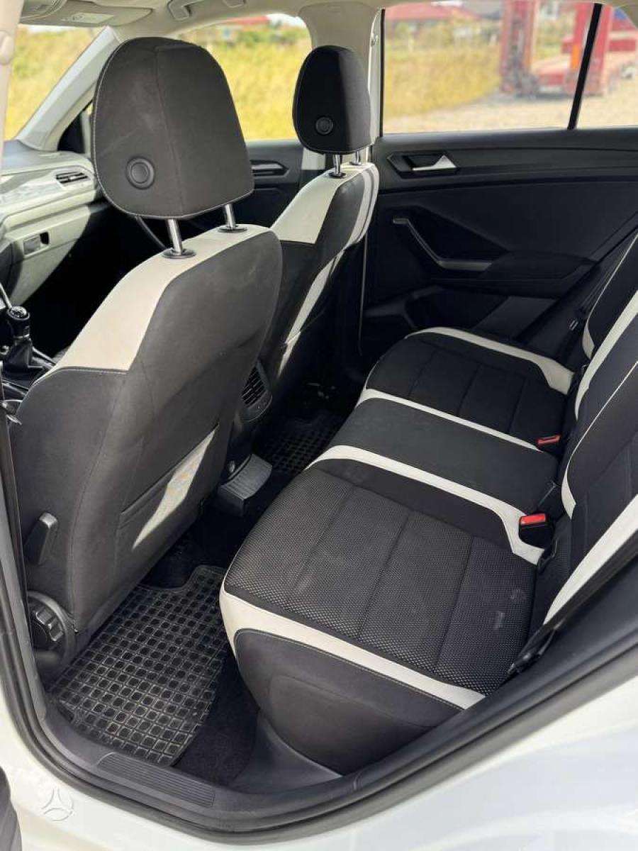 Balts Volkswagen T-Roc 2018 Klaipėda, ar dzinēja tilpumu 1.50 L un nobraukumu 219 tūkst. km par 12000 €, foto 26 vietnē AUTOMOTO.COM.LV