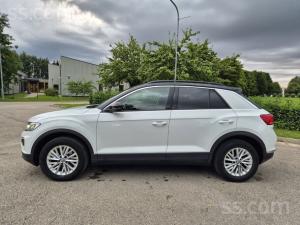 Balts Volkswagen T-Roc 2019 Rīga, ar dzinēja tilpumu 1.50 L un nobraukumu 183 tūkst. km par 15000 €, foto 3 vietnē AUTOMOTO.COM.LV