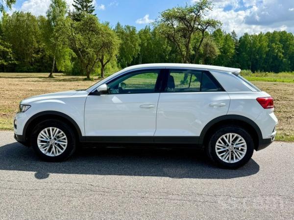 White Volkswagen T-Roc 2020 in Riga, with an engine capacity of 2.00 L and mileage of 164 thousand km for 17000 €, photo 2 on AUTOMOTO.COM.LV