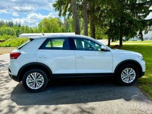 White Volkswagen T-Roc 2020 in Riga, with an engine capacity of 2.00 L and mileage of 164 thousand km for 17000 €, photo 4 on AUTOMOTO.COM.LV