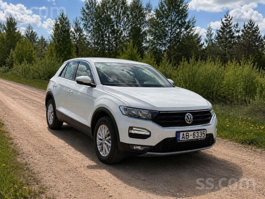 White Volkswagen T-Roc 2020 in Riga, with an engine capacity of 2.00 L and mileage of 164 thousand km for 17000 €, photo 7 on AUTOMOTO.COM.LV
