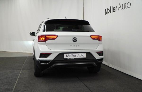 Balts Volkswagen T-Roc 2022 Tallina, ar dzinēja tilpumu 1.50 L un nobraukumu 92 tūkst. km par 21900 €, foto 11 vietnē AUTOMOTO.COM.LV