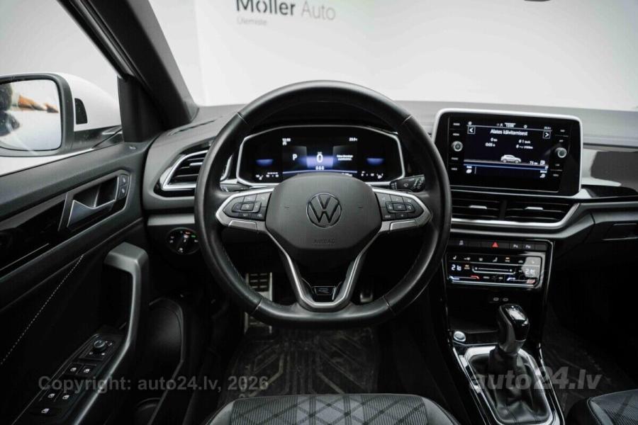 White Volkswagen T-Roc 2023 in Tallinn, with an engine capacity of 1.50 L and mileage of 23 thousand km for 29600 €, photo 12 on AUTOMOTO.COM.LV