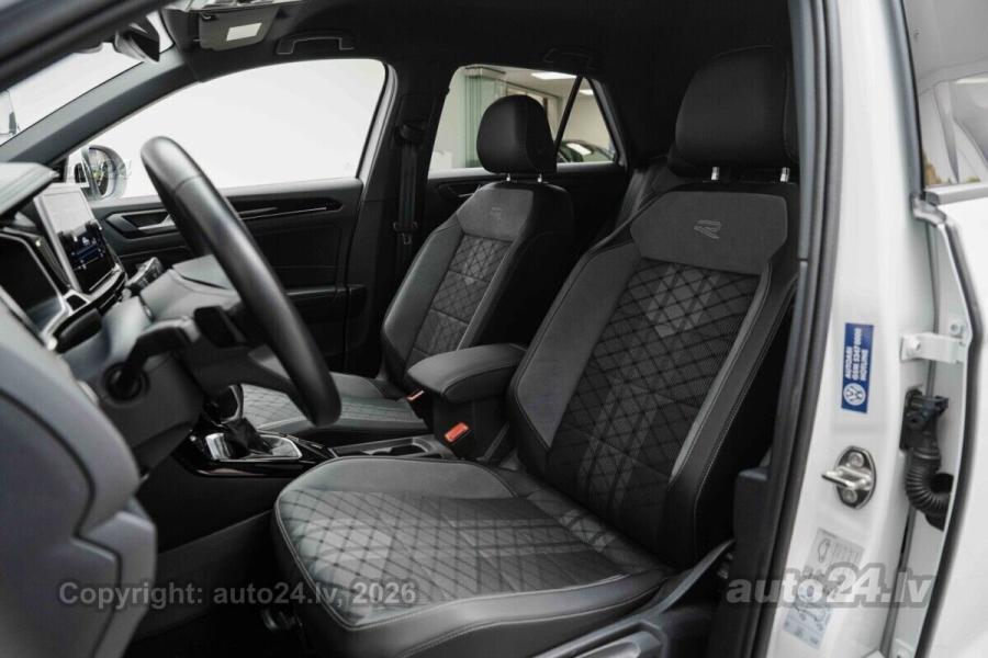 White Volkswagen T-Roc 2023 in Tallinn, with an engine capacity of 1.50 L and mileage of 23 thousand km for 29600 €, photo 13 on AUTOMOTO.COM.LV