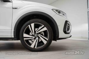 White Volkswagen T-Roc 2023 in Tallinn, with an engine capacity of 1.50 L and mileage of 23 thousand km for 29600 €, photo 15 on AUTOMOTO.COM.LV