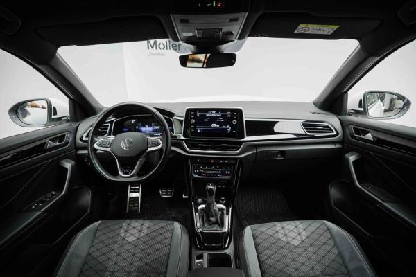 White Volkswagen T-Roc 2023 in Peetri, with an engine capacity of 1.50 L and mileage of 23 thousand km for 29600 €, photo 10 on AUTOMOTO.COM.LV