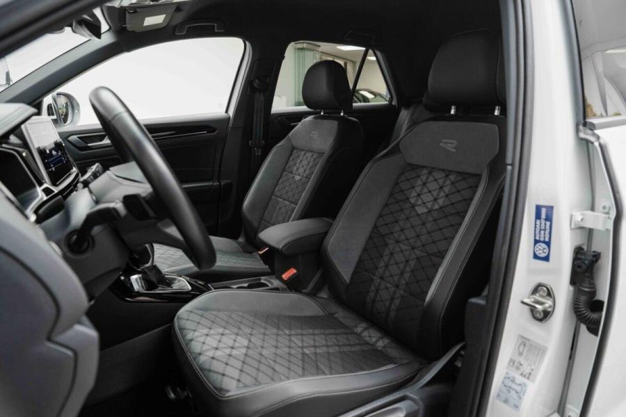 Balts Volkswagen T-Roc 2023 Peetri, ar dzinēja tilpumu 1.50 L un nobraukumu 23 tūkst. km par 29600 €, foto 13 vietnē AUTOMOTO.COM.LV
