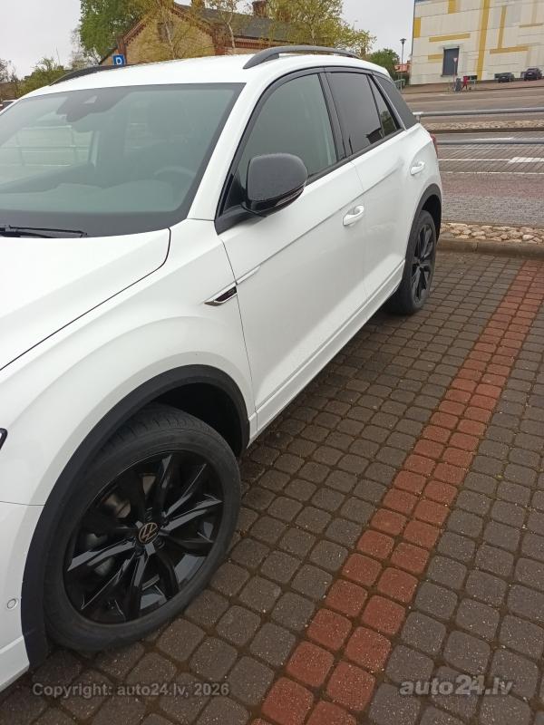 Balts Volkswagen T-Roc 2024 Rīga, ar dzinēja tilpumu 1.50 L un nobraukumu 19 tūkst. km par 27000 €, foto 7 vietnē AUTOMOTO.COM.LV