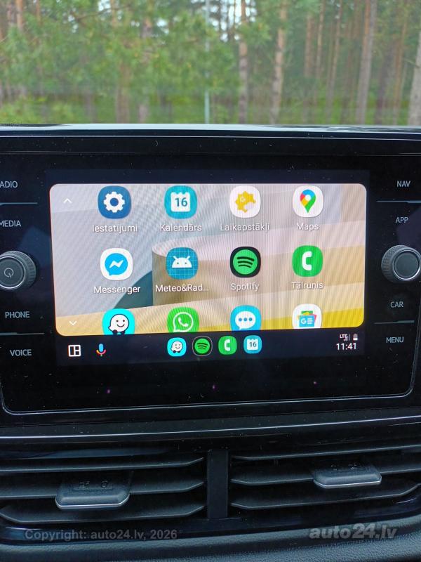 Balts Volkswagen T-Roc 2024 Rīga, ar dzinēja tilpumu 1.50 L un nobraukumu 19 tūkst. km par 27000 €, foto 9 vietnē AUTOMOTO.COM.LV
