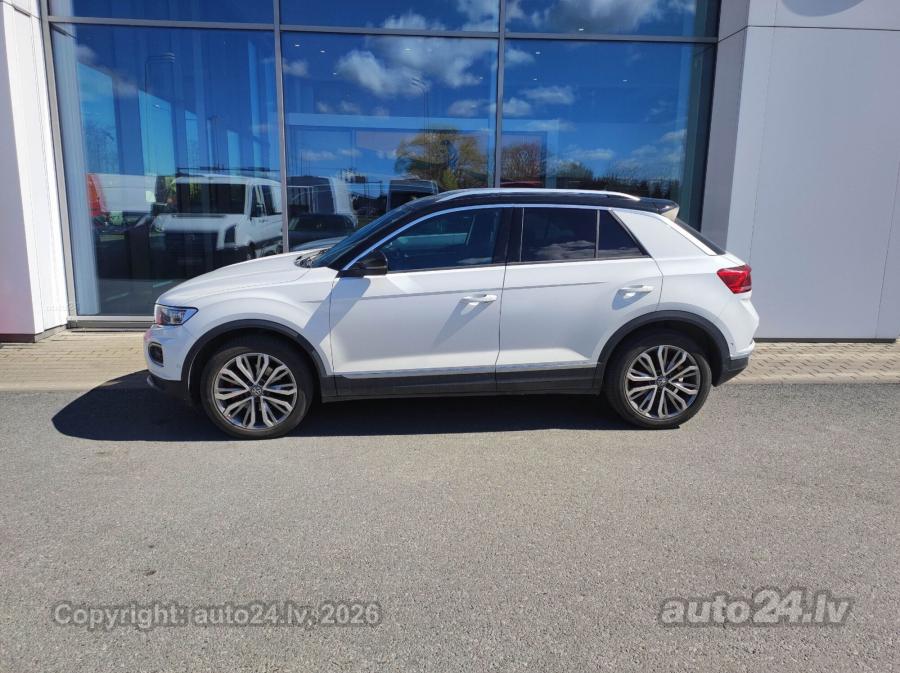 White Volkswagen T-Roc 2018 in Tallinn, with an engine capacity of 2.00 L and mileage of 142 thousand km for 18900 €, photo 4 on AUTOMOTO.COM.LV