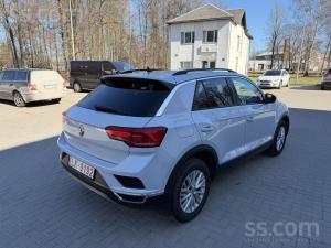 Белый Фольксваген Ти-Рок 2018 в Елгава, объемом двигателя 1.50 л и пробегом 76 тыс. км за 14000 €, фото 5 на AUTOMOTO.COM.LV