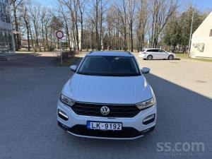 Белый Фольксваген Ти-Рок 2018 в Елгава, объемом двигателя 1.50 л и пробегом 76 тыс. км за 14000 €, фото 7 на AUTOMOTO.COM.LV