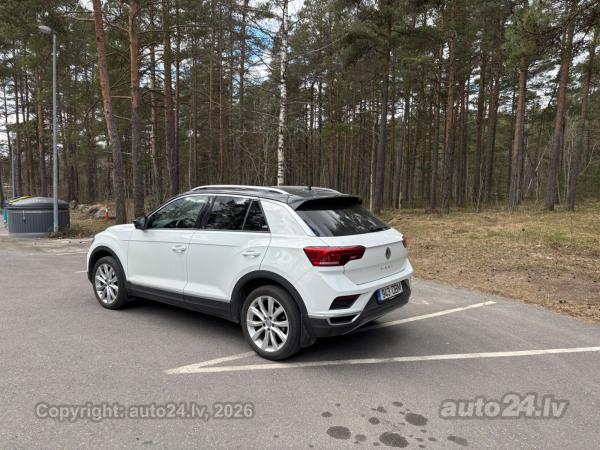 Balts Volkswagen T-Roc 2019 Tallina, ar dzinēja tilpumu 2.00 L un nobraukumu 83 tūkst. km par 18000 €, foto 2 vietnē AUTOMOTO.COM.LV