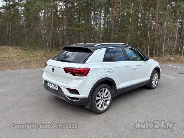 Balts Volkswagen T-Roc 2019 Tallina, ar dzinēja tilpumu 2.00 L un nobraukumu 83 tūkst. km par 18000 €, foto 3 vietnē AUTOMOTO.COM.LV