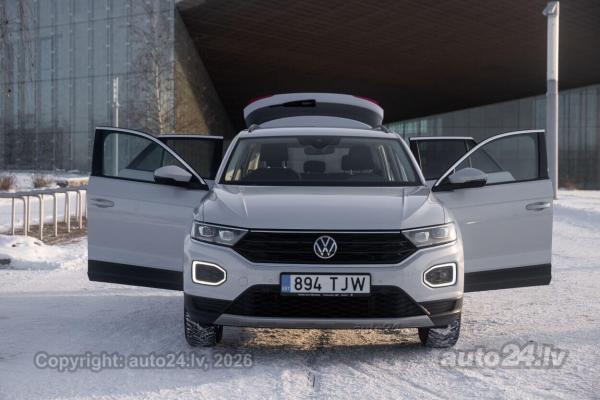 White Volkswagen T-Roc 2020 in Tartu, with an engine capacity of 1.50 L and mileage of 56 thousand km for 21900 €, photo 4 on AUTOMOTO.COM.LV