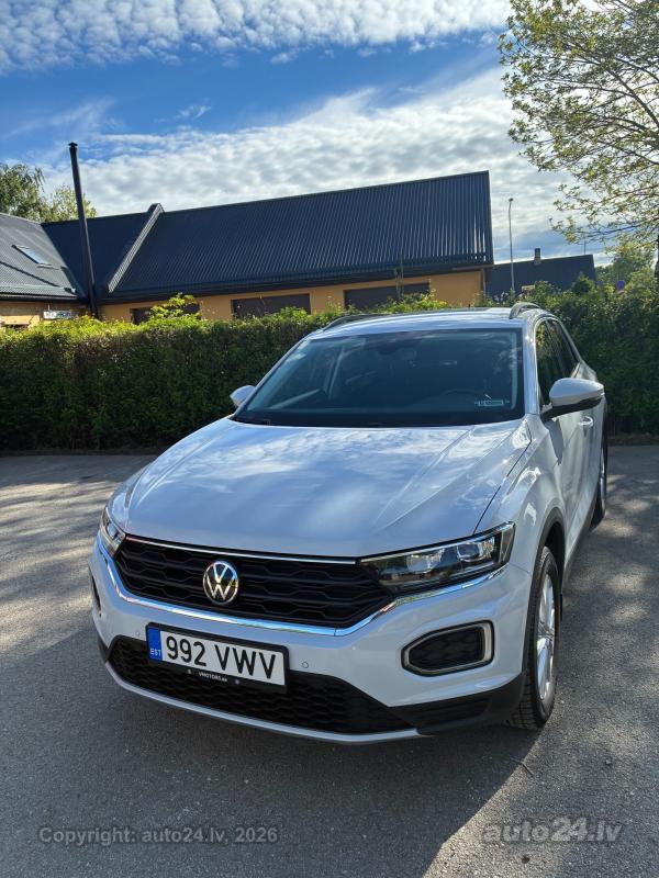 Balts Volkswagen T-Roc 2021 Tallina, ar dzinēja tilpumu 1.50 L un nobraukumu 55 tūkst. km par 20700 €, foto 3 vietnē AUTOMOTO.COM.LV