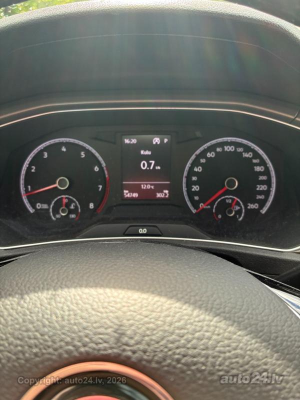 Balts Volkswagen T-Roc 2021 Tallina, ar dzinēja tilpumu 1.50 L un nobraukumu 55 tūkst. km par 20700 €, foto 6 vietnē AUTOMOTO.COM.LV
