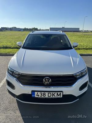 Balts Volkswagen T-Roc 2021 Tallina, ar dzinēja tilpumu 1.50 L un nobraukumu 75 tūkst. km par 20999 €, foto 4 vietnē AUTOMOTO.COM.LV