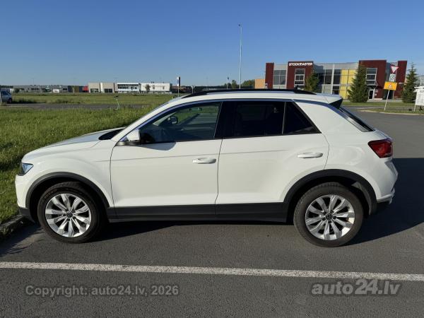 White Volkswagen T-Roc 2021 in Tallinn, with an engine capacity of 1.50 L and mileage of 75 thousand km for 20999 €, photo 5 on AUTOMOTO.COM.LV