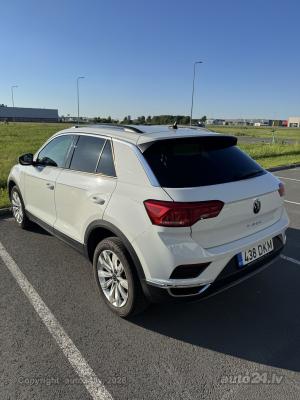 Balts Volkswagen T-Roc 2021 Tallina, ar dzinēja tilpumu 1.50 L un nobraukumu 75 tūkst. km par 20999 €, foto 7 vietnē AUTOMOTO.COM.LV