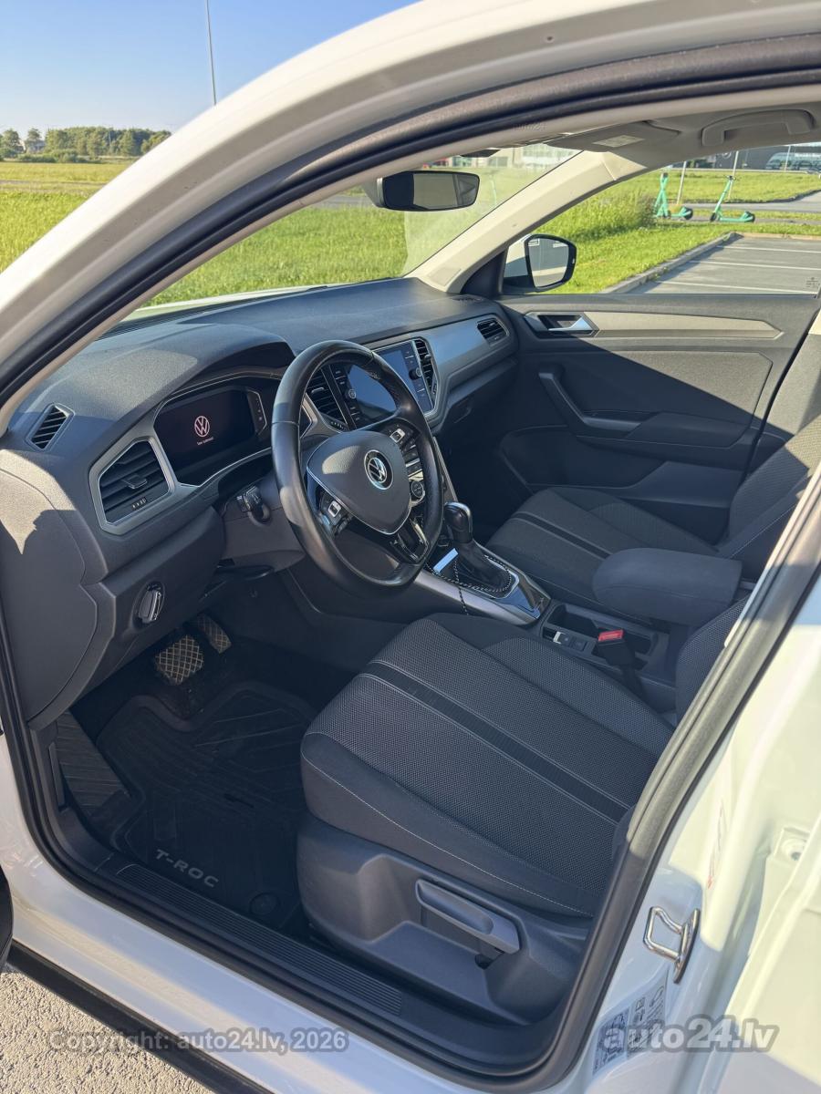 Balts Volkswagen T-Roc 2021 Tallina, ar dzinēja tilpumu 1.50 L un nobraukumu 75 tūkst. km par 20999 €, foto 8 vietnē AUTOMOTO.COM.LV
