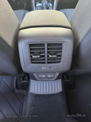 Balts Volkswagen T-Roc 2021 Tallina, ar dzinēja tilpumu 1.50 L un nobraukumu 75 tūkst. km par 20999 €, foto 9 vietnē AUTOMOTO.COM.LV