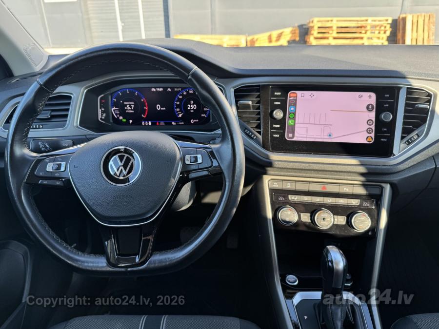 Balts Volkswagen T-Roc 2021 Tallina, ar dzinēja tilpumu 1.50 L un nobraukumu 75 tūkst. km par 20999 €, foto 10 vietnē AUTOMOTO.COM.LV