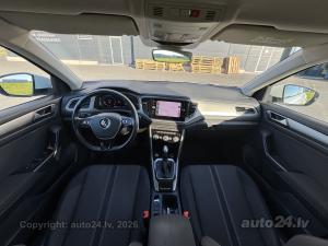 Balts Volkswagen T-Roc 2021 Tallina, ar dzinēja tilpumu 1.50 L un nobraukumu 75 tūkst. km par 20999 €, foto 12 vietnē AUTOMOTO.COM.LV