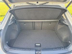 Balts Volkswagen T-Roc 2021 Tallina, ar dzinēja tilpumu 1.50 L un nobraukumu 75 tūkst. km par 20999 €, foto 16 vietnē AUTOMOTO.COM.LV