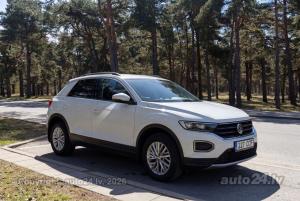 White Volkswagen T-Roc 2021 in Tallinn, with an engine capacity of 1.50 L and mileage of 67 thousand km for 20500 €, photo  on AUTOMOTO.COM.LV