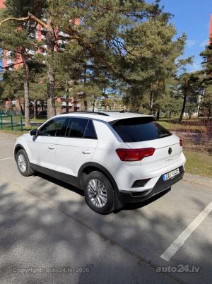 Balts Volkswagen T-Roc 2021 Tallina, ar dzinēja tilpumu 1.50 L un nobraukumu 67 tūkst. km par 20500 €, foto 3 vietnē AUTOMOTO.COM.LV