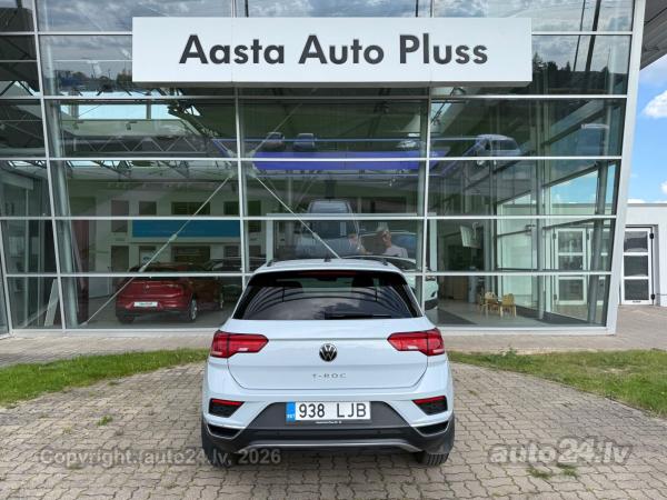 White Volkswagen T-Roc 2021 in Tartu, with an engine capacity of 1.50 L and mileage of 58 thousand km for 20490 €, photo 5 on AUTOMOTO.COM.LV