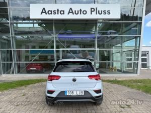 White Volkswagen T-Roc 2021 in Tartu, with an engine capacity of 1.50 L and mileage of 58 thousand km for 20490 €, photo 6 on AUTOMOTO.COM.LV