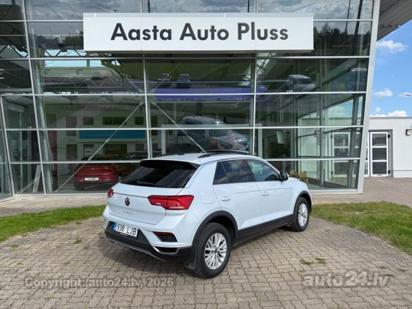 White Volkswagen T-Roc 2021 in Tartu, with an engine capacity of 1.50 L and mileage of 58 thousand km for 20490 €, photo 6 on AUTOMOTO.COM.LV