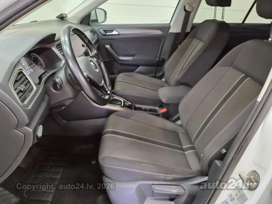 Balts Volkswagen T-Roc 2021 Hāpsalu, ar dzinēja tilpumu 2.00 L un nobraukumu 246 tūkst. km par 16999 €, foto 13 vietnē AUTOMOTO.COM.LV