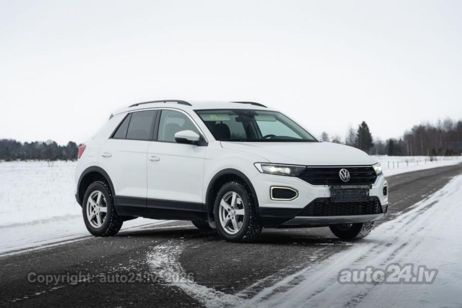 White Volkswagen T-Roc 2022 in Haapsalu, with an engine capacity of 2.00 L and mileage of 230 thousand km for 17499 €, photo 1 on AUTOMOTO.COM.LV