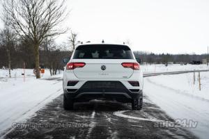 White Volkswagen T-Roc 2022 in Haapsalu, with an engine capacity of 2.00 L and mileage of 230 thousand km for 17499 €, photo 4 on AUTOMOTO.COM.LV