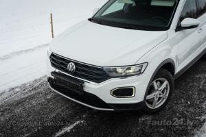 White Volkswagen T-Roc 2022 in Haapsalu, with an engine capacity of 2.00 L and mileage of 230 thousand km for 17499 €, photo 7 on AUTOMOTO.COM.LV
