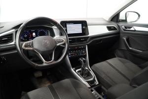 White Volkswagen T-Roc 2022 in Tallinn, with an engine capacity of 1.50 L and mileage of 97 thousand km for 20000 €, photo 4 on AUTOMOTO.COM.LV