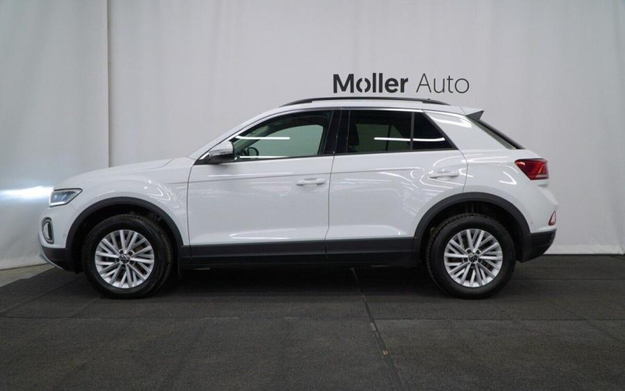 White Volkswagen T-Roc 2022 in Tallinn, with an engine capacity of 1.50 L and mileage of 97 thousand km for 20000 €, photo 7 on AUTOMOTO.COM.LV