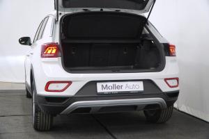 White Volkswagen T-Roc 2022 in Tallinn, with an engine capacity of 1.50 L and mileage of 97 thousand km for 20000 €, photo 10 on AUTOMOTO.COM.LV